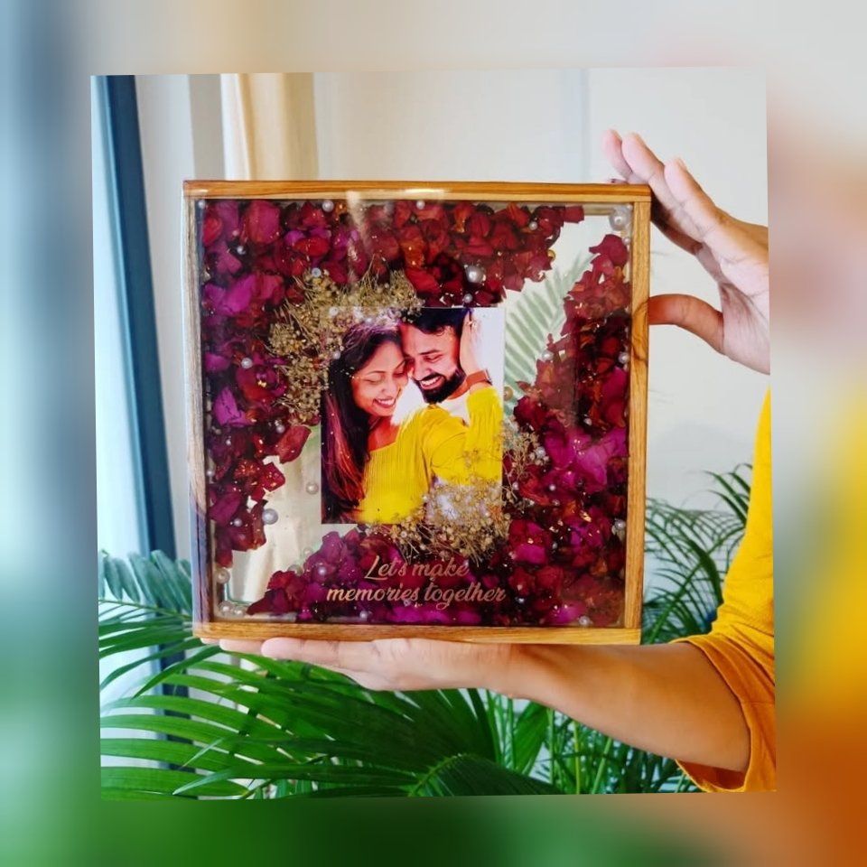 Resin Vermala Preservation Frame – classygift.in